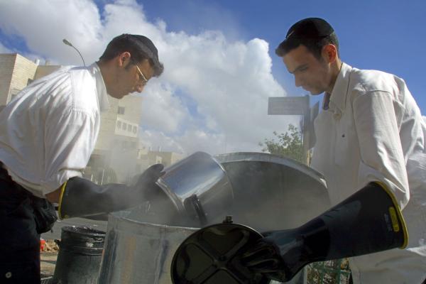 Passover Prep Takes Spring Cleaning to a Whole New Level | Sojourners